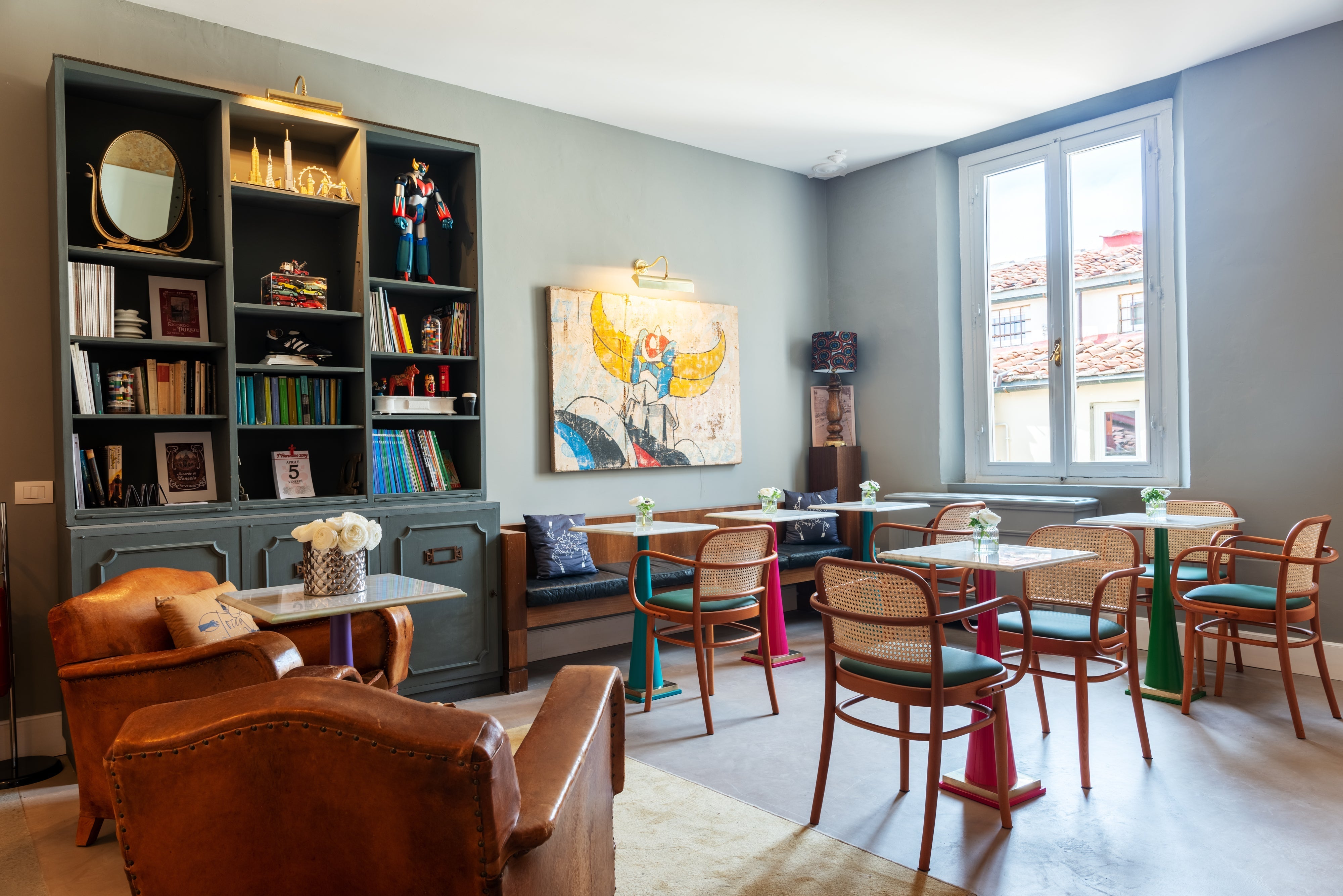 Oltrarno Splendid Lounge & Bar, Florence Italy – Bronzetto