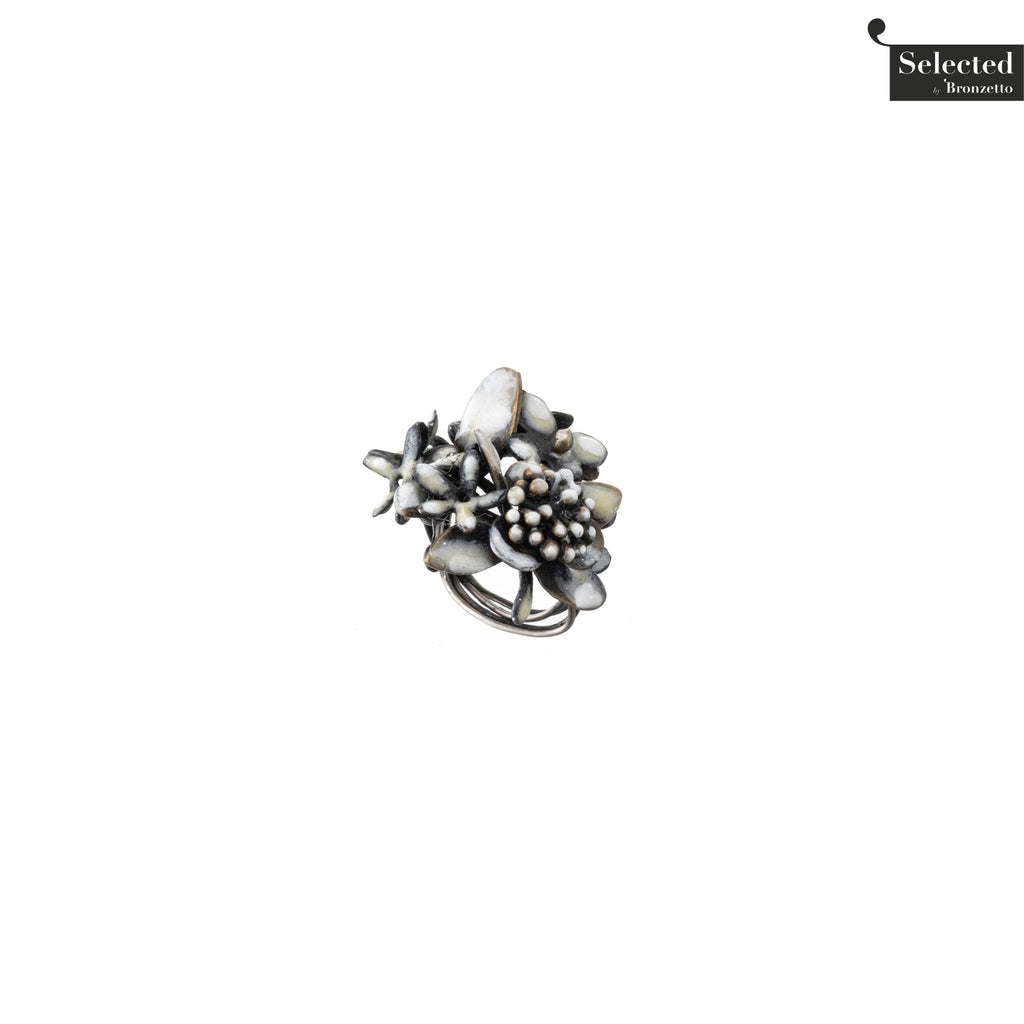 Poison Ivy bouquet brass ring by Fabian Crosta – Bronzetto